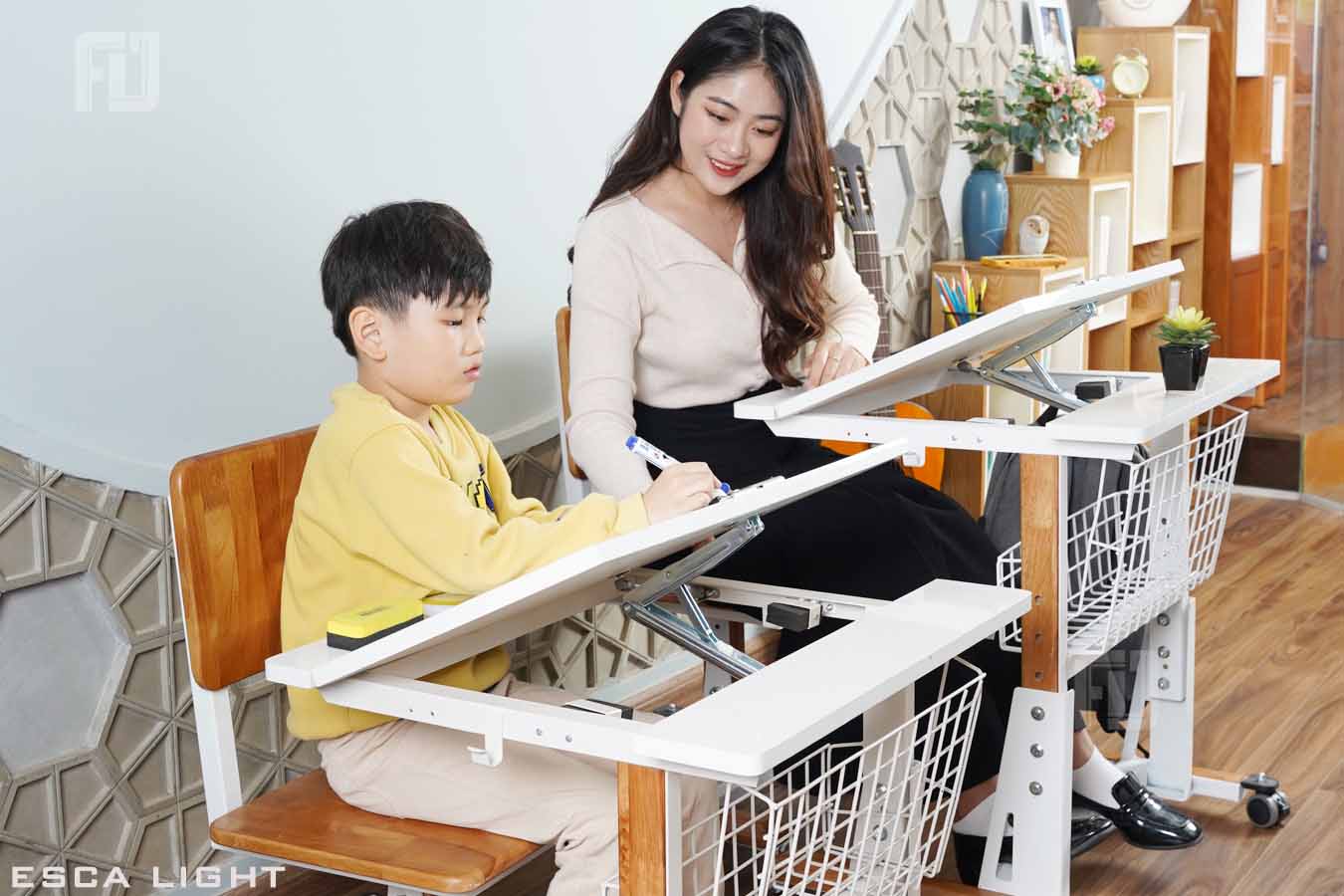 Esca Light | Bàn học thông minh chống gù cận ESCA - sản phẩm ergonomic ...