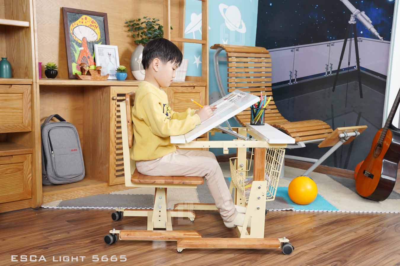 Esca Light | Bàn học thông minh chống gù cận ESCA - sản phẩm ergonomic ...